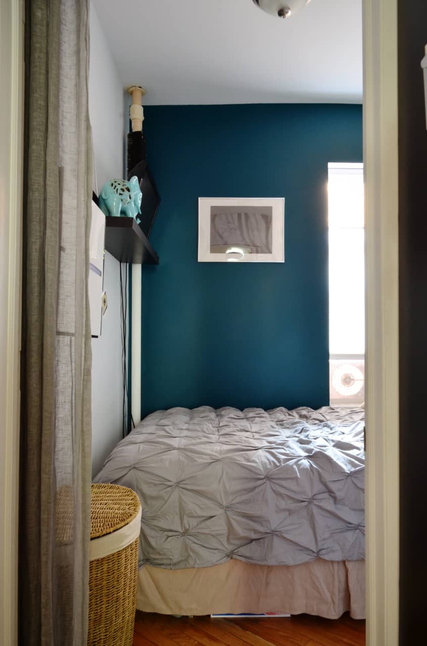 House Tour A Comfy Colorful Mix In 330 Square Feet Apartment Therapy